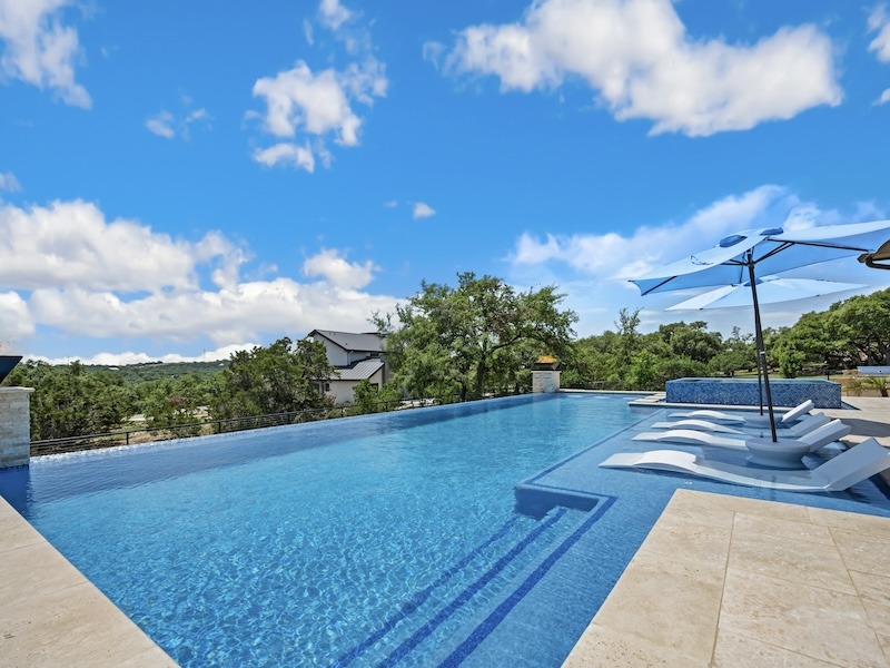 Our Guide To Designing The Right Swimming Pool For Your Home